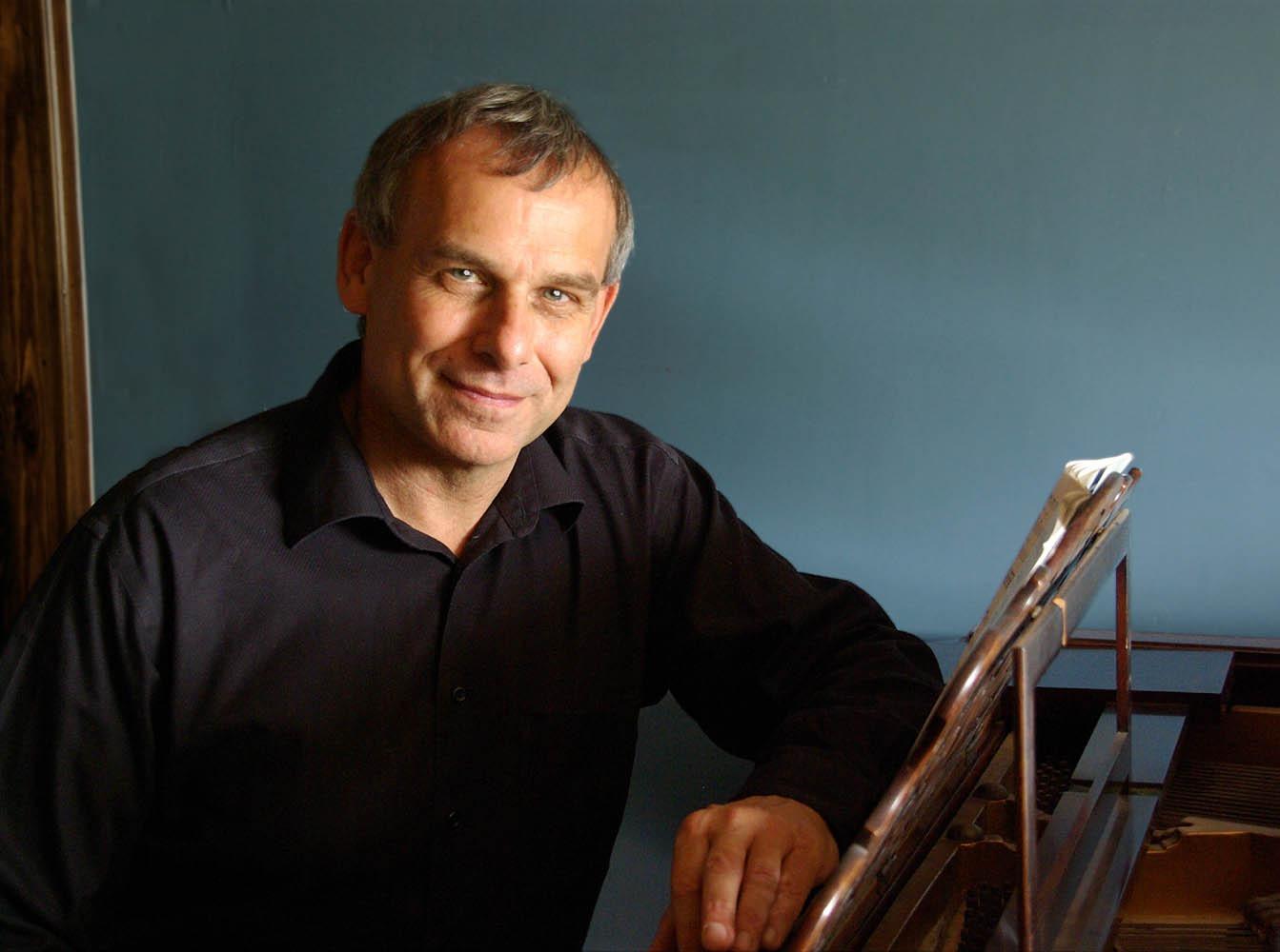 Chichester Singers continue to champion living composers