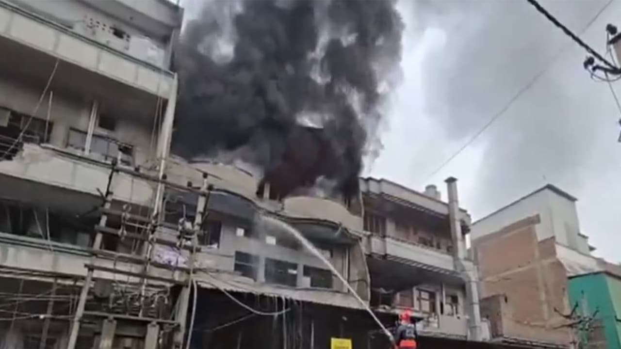 Massive fire engulfs footwear factory in Delhi's Narela; no casualties
