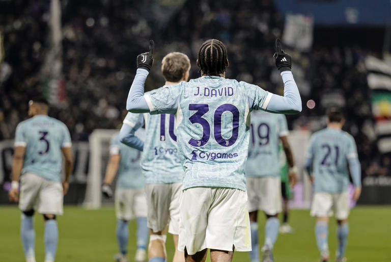 Dominio Juve, col Sassuolo David gol e Spalletti lo abbraccia