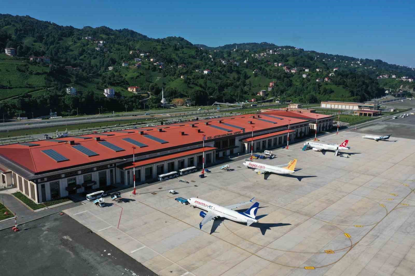 Bakan Uraloğlu: "12 aylık dönemde üst geçişler ile birlikte toplam 2 ...