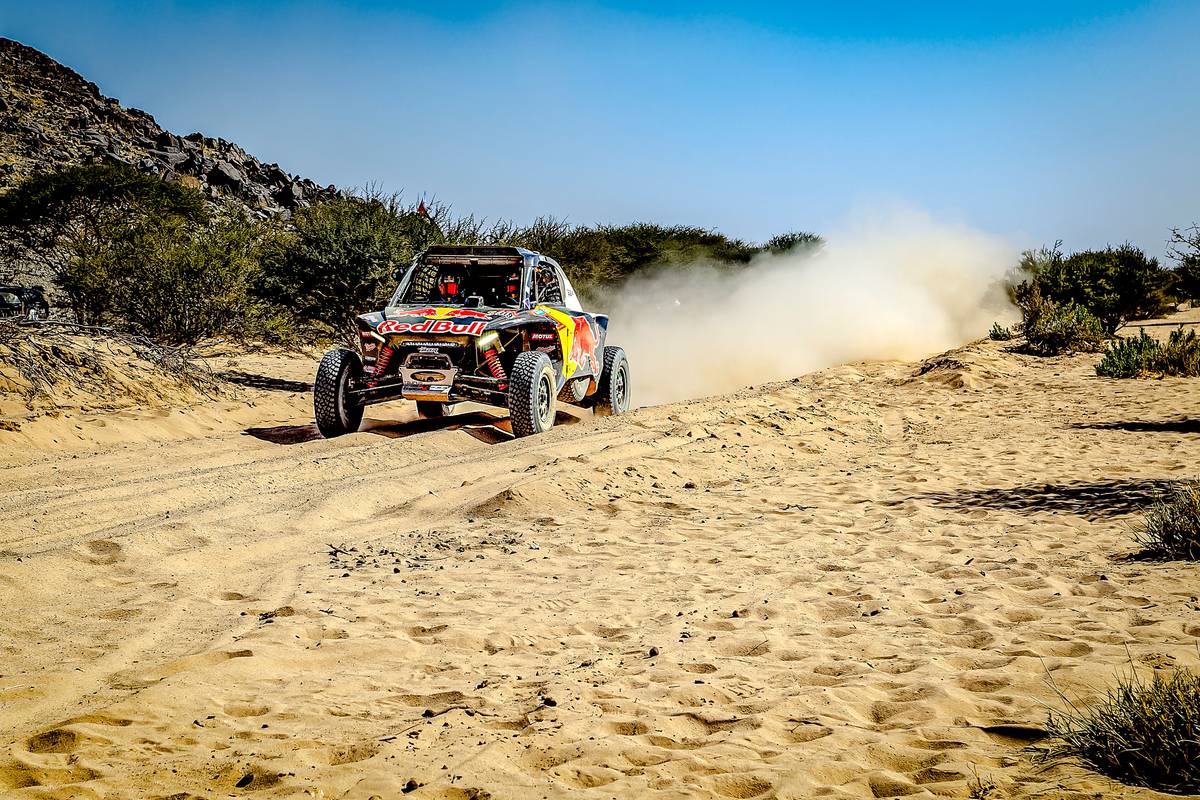 Dois portugueses acabaram a terceira etapa do Dakar no pódio da classe ...