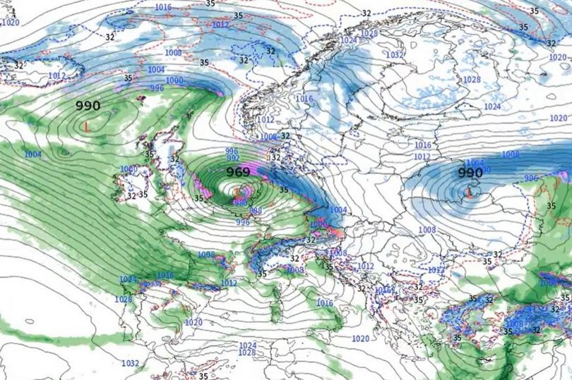 'Snowbomb cyclone' heading towards UK ahead of Storm Goretti