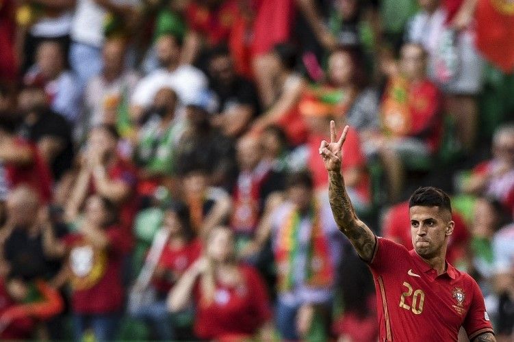 Hansi Flick ungkap peran Joao Cancelo untuk pertahanan dan daya gedor ...