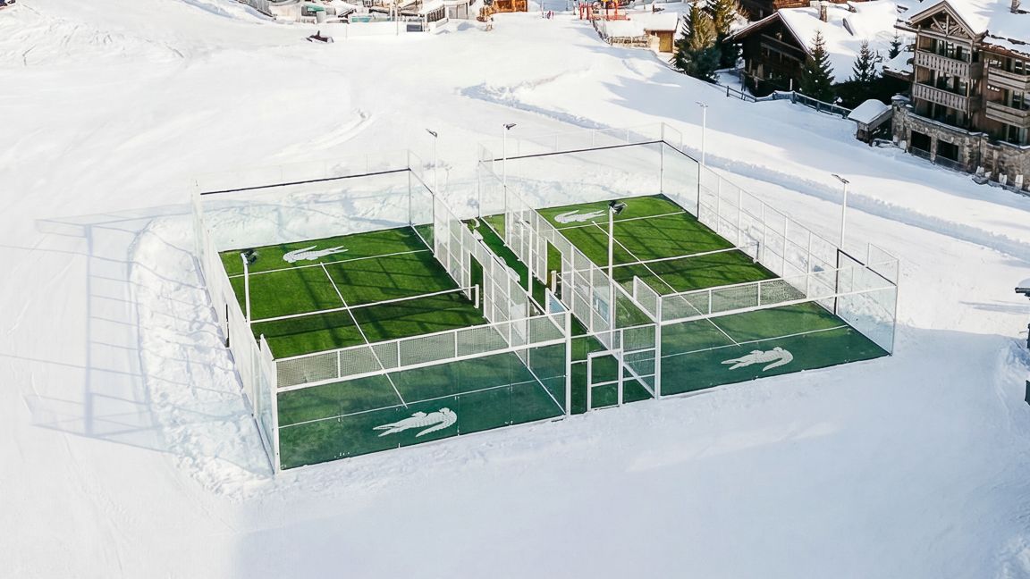 Lacoste s’invite en altitude et inaugure ses nouveaux terrains de padel ...