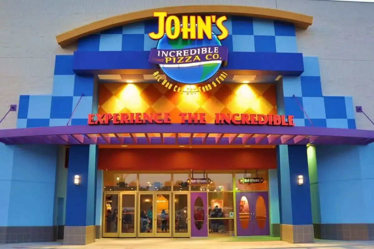 John’s Incredible Pizza menu prices with calories [updated 2026]