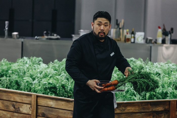 Black and white cook 2 self-spoiler victims are viewers, half ...