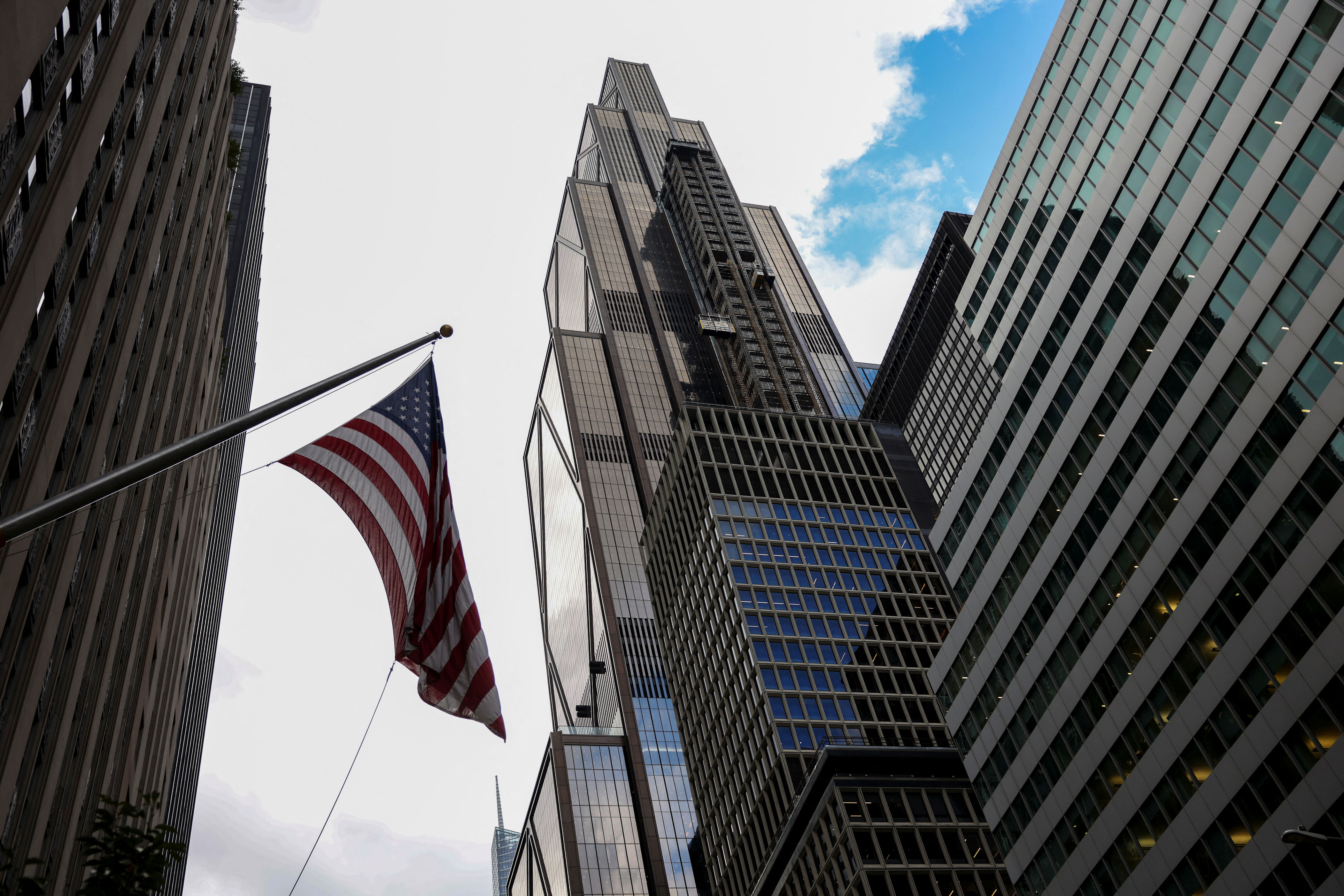 America's midsize businesses express 'cautious optimism' for 2026 after ...