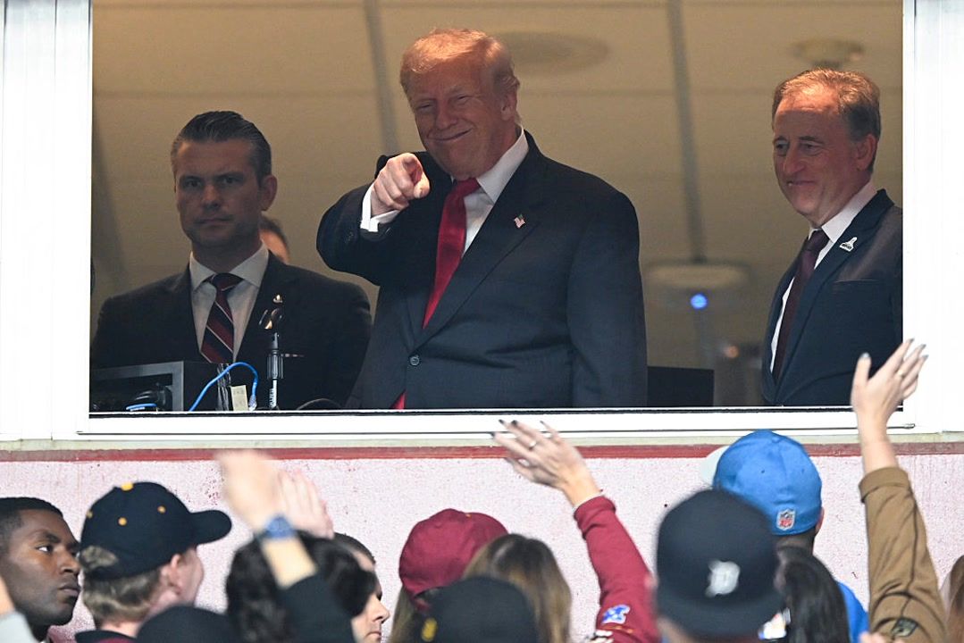 Trump pushes for naming rights to Commanders Stadium