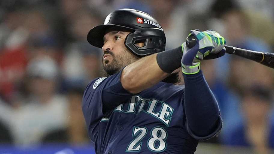 How pirates should approach signing Eugenio Suárez