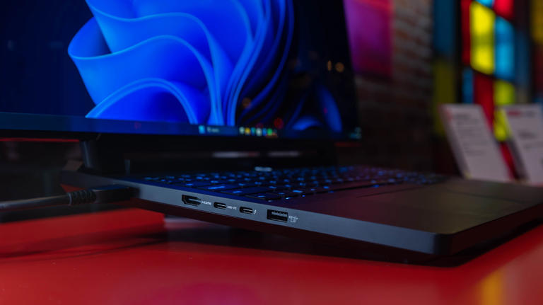 I saw Lenovo's rolling gaming laptop screen sprout an ultrawide display