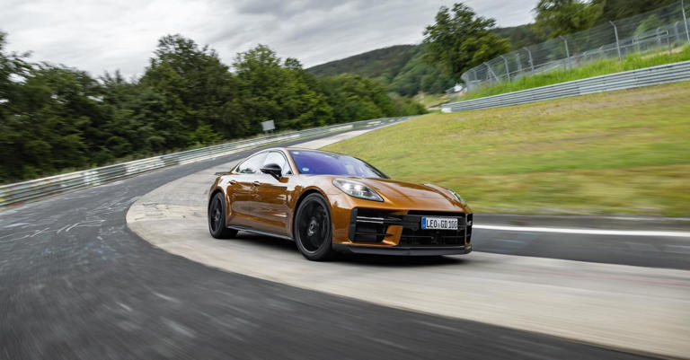 Porsche doet nog één keer nergens moeilijk over en geeft Panamera 800 pk