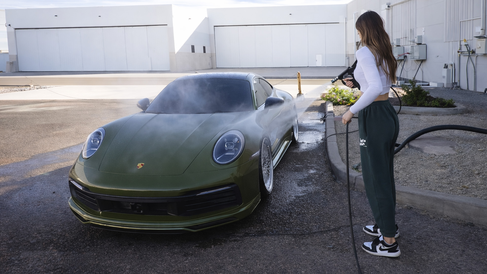 Satisfying deep cleaning of a Porsche 911
