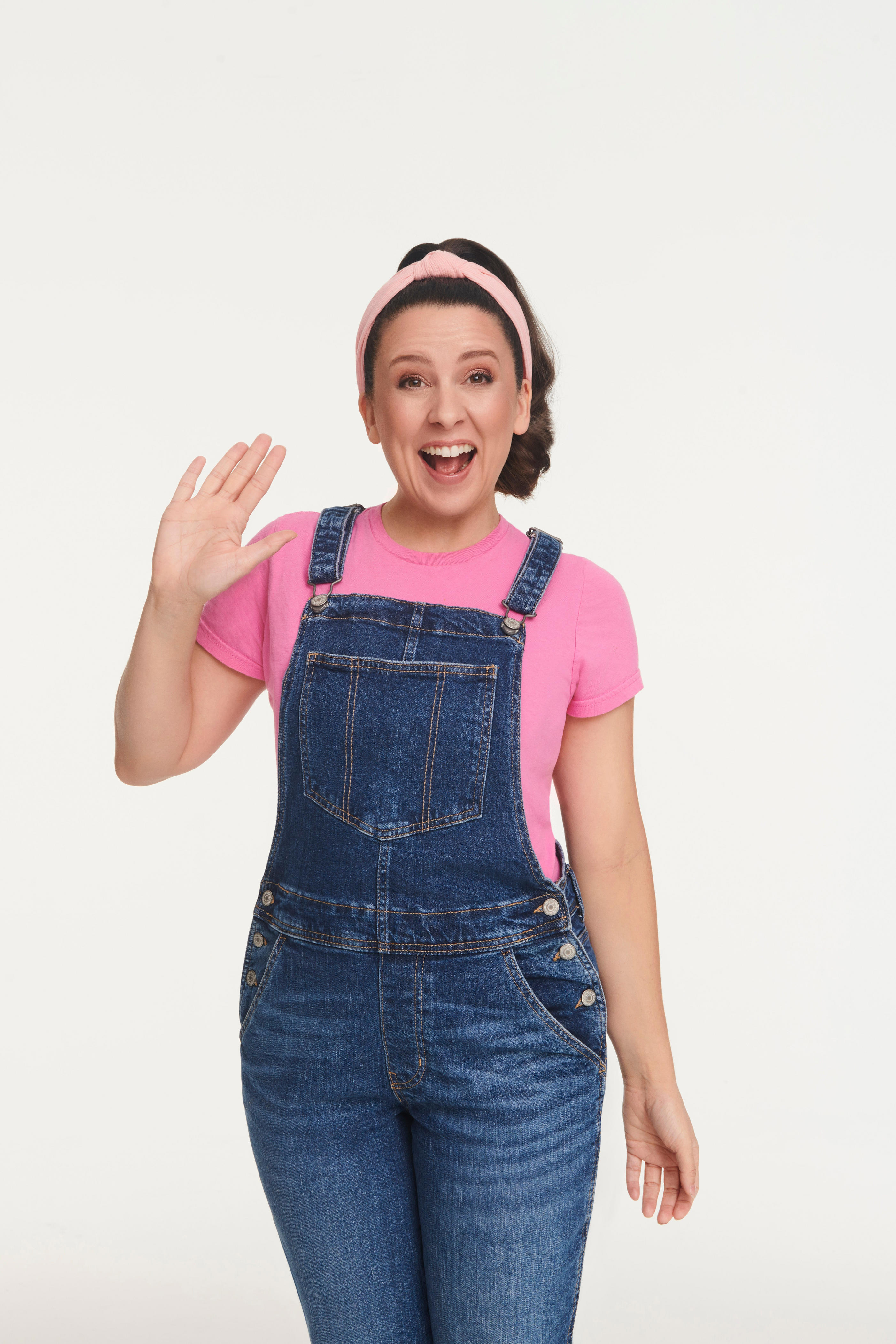 Yes, even Ms. Rachel puts 'Ms. Rachel' on for her kids