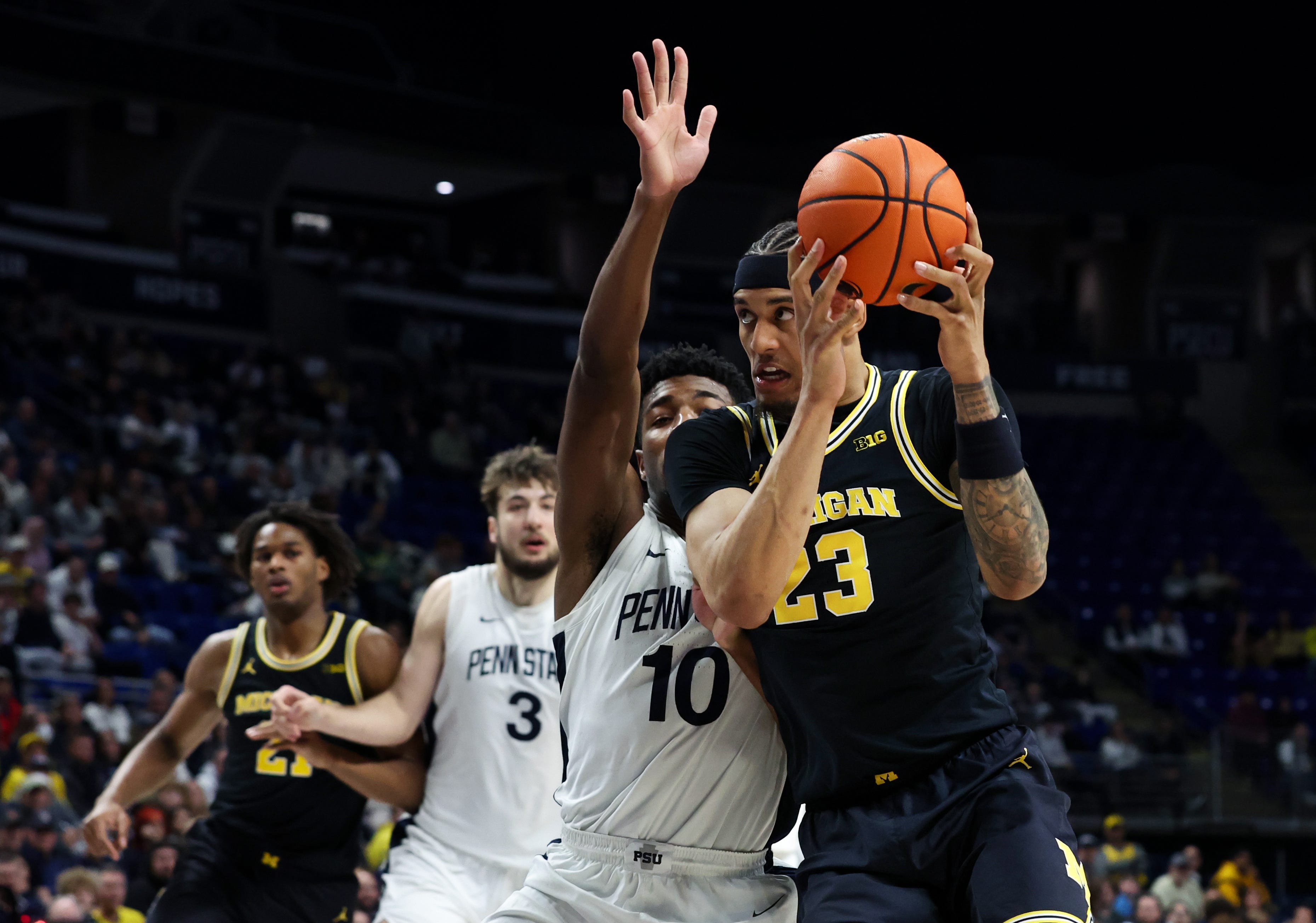 Big Ten report - Michigan nearly gets upset, Iowa falls to Minnesota