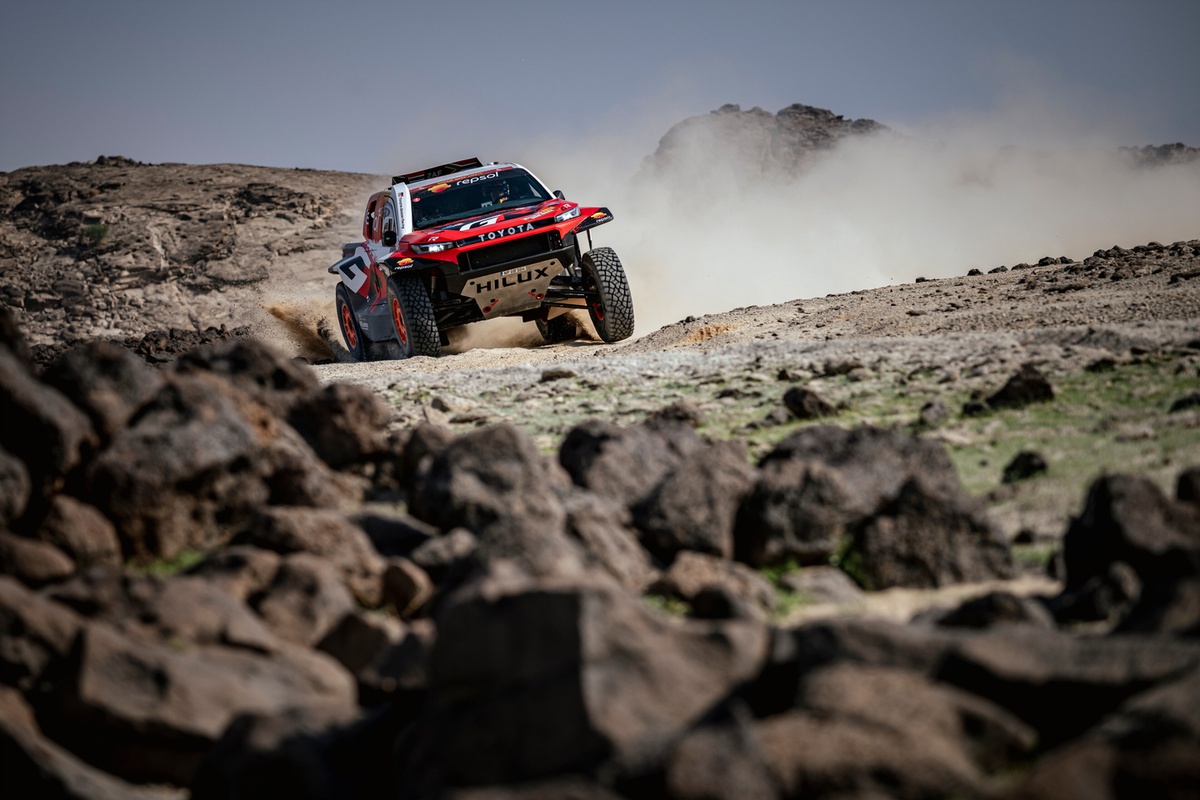 Dakar 2026, stage 4: Toyota's Lategan crushes rivals to take lead