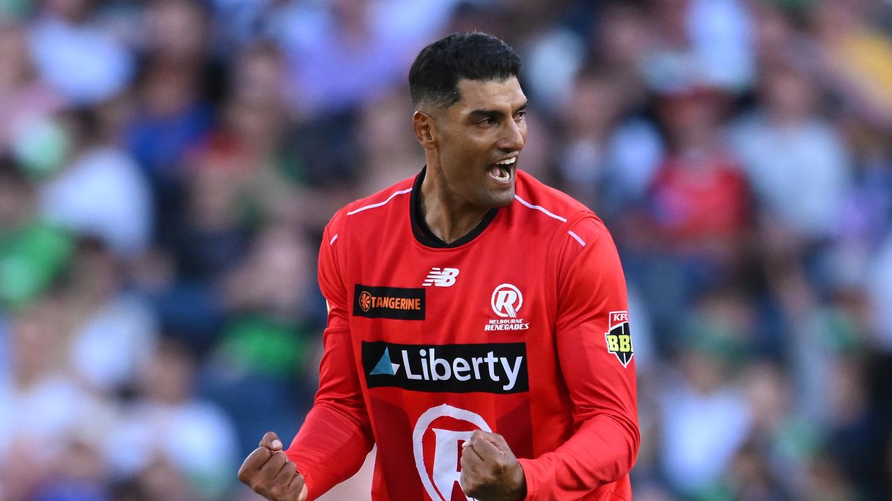 Gades stun Scorchers with Peake's last-ball six