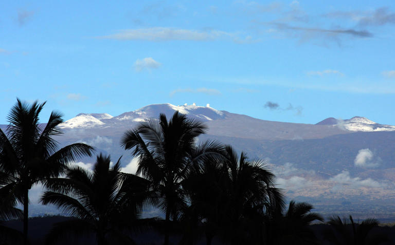 Video shows Hawaii covered in snow after winter storm