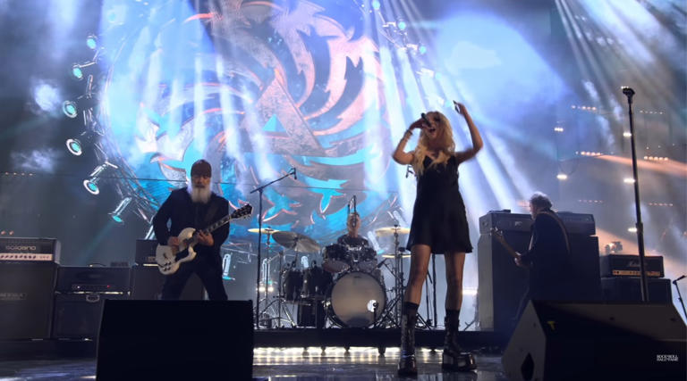 Soundgarden. “Rusty Cage” live con Taylor Momsen, il video ufficiale