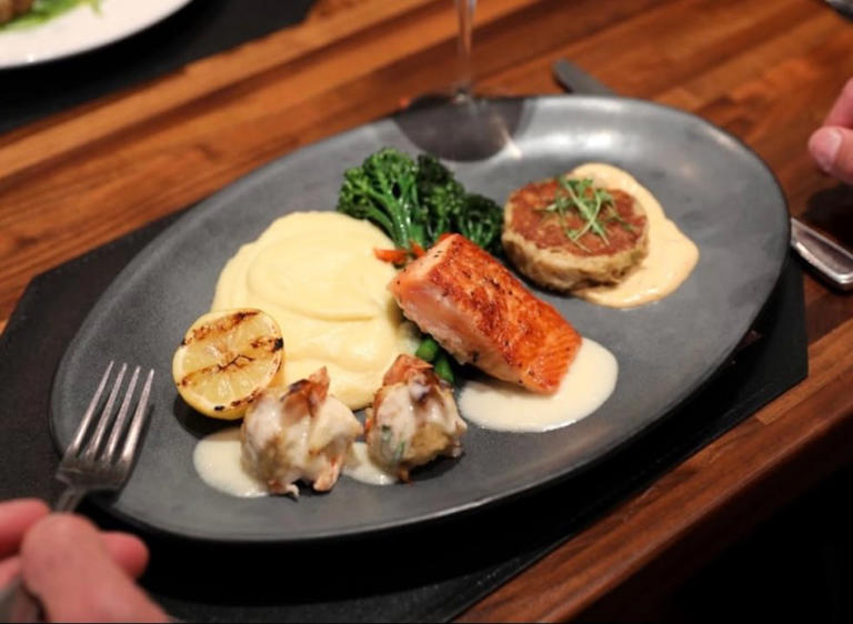 7 chain restaurants serving full fish platters, not just fillets