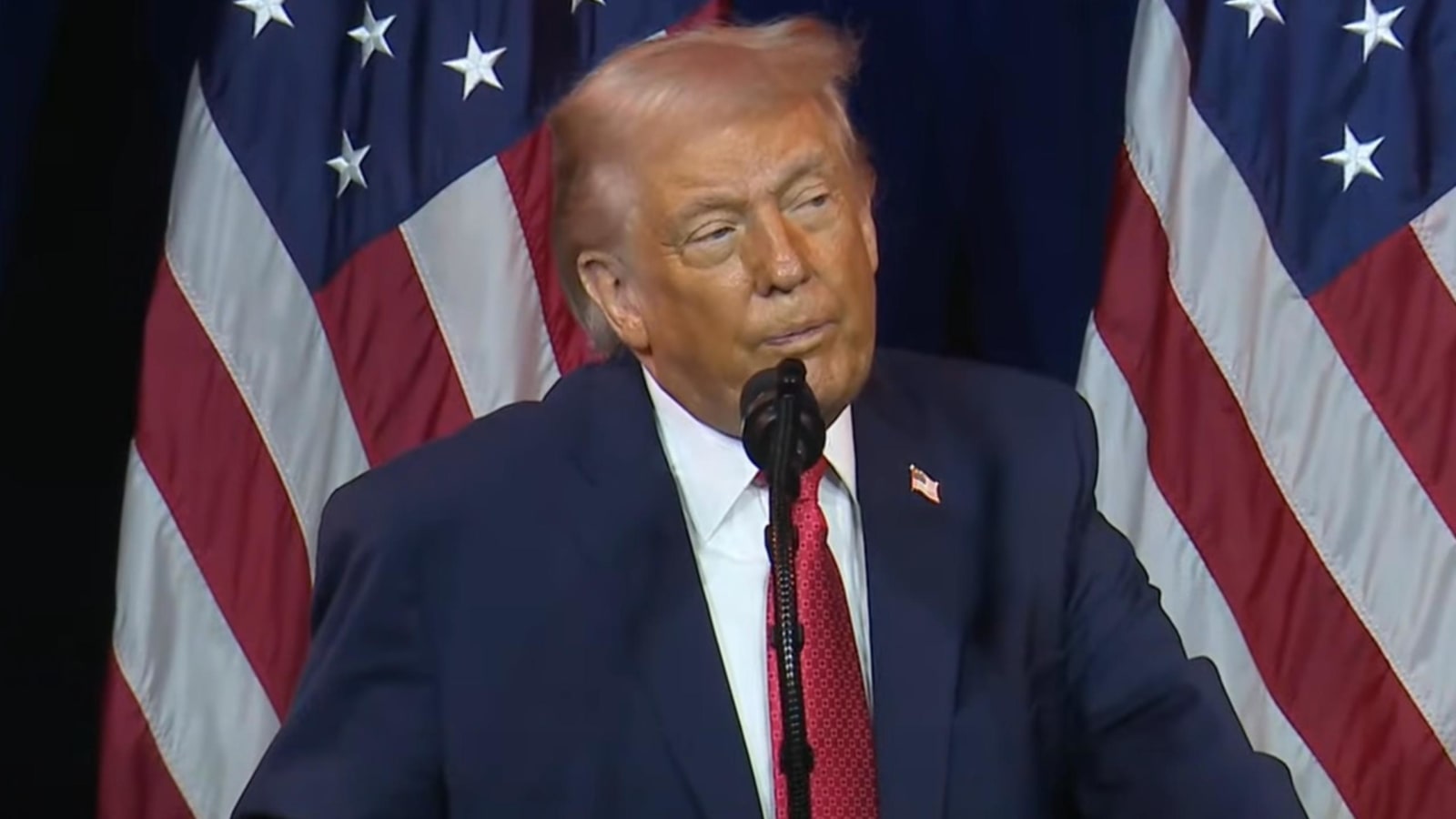 Trump's 'pink hair' and 'green face' ridiculed after 'bizarre' speech ...