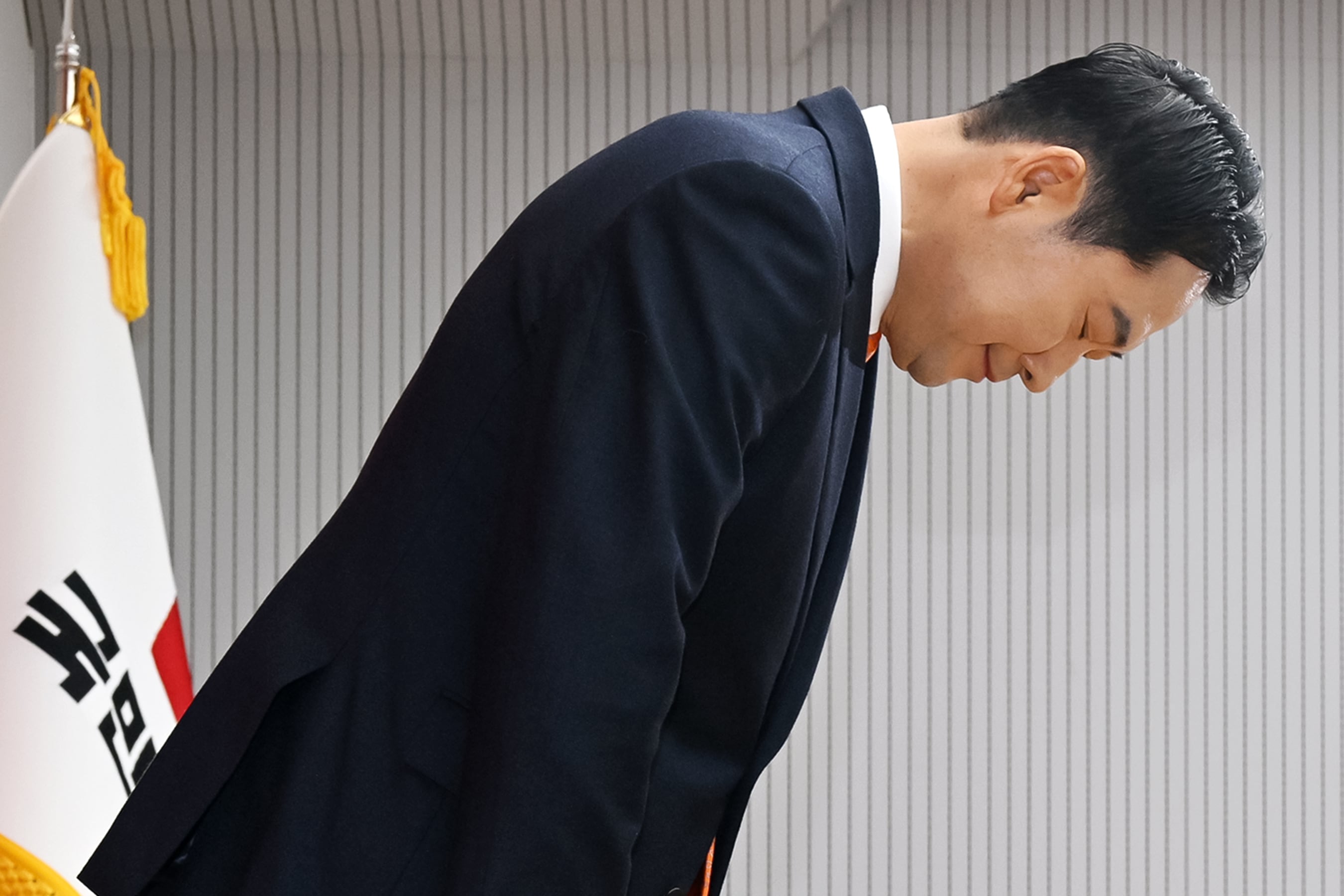 Editorial: Year-late martial law apology demands bold unity