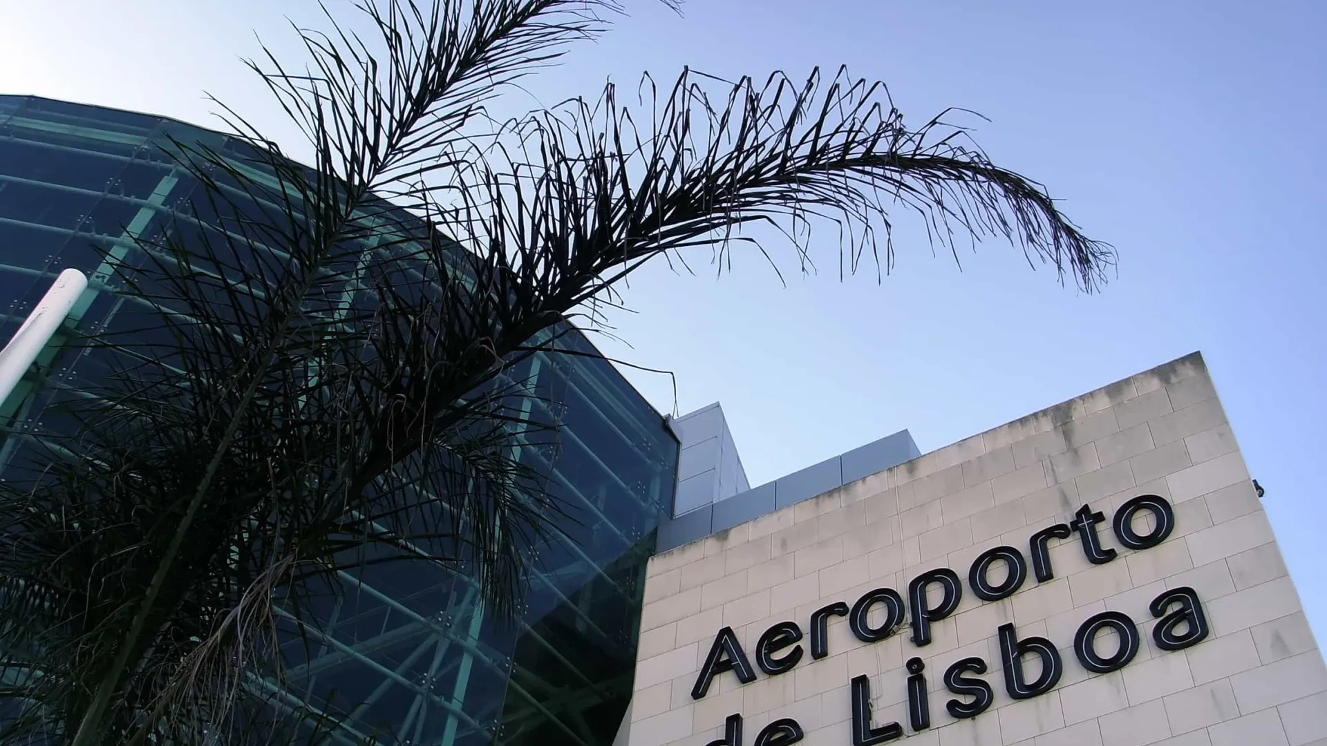Procurado pela Polónia por abusar de menor detido no aeroporto de Lisboa