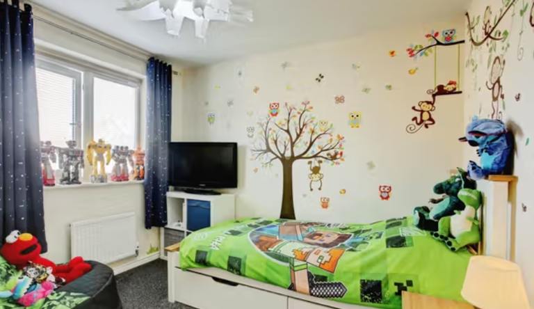 Join me for a tour of a 4-bed South Shields home which would be perfect ...