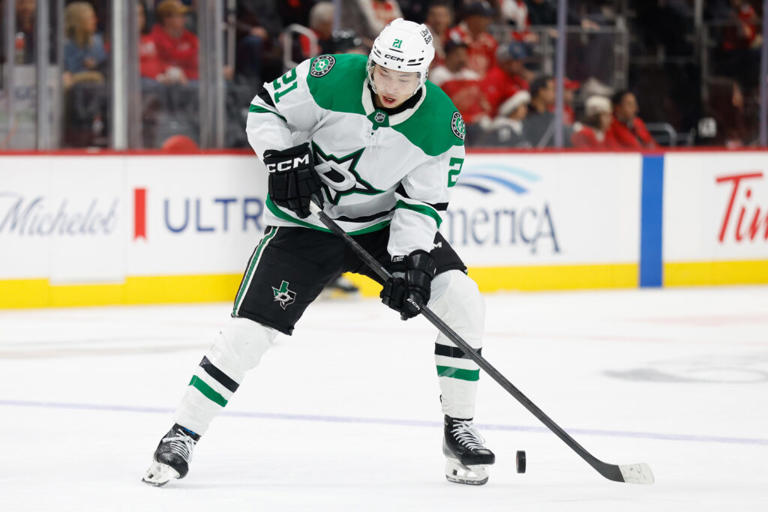 USA’s Olympic hockey team snubs a surprising player with roster ...