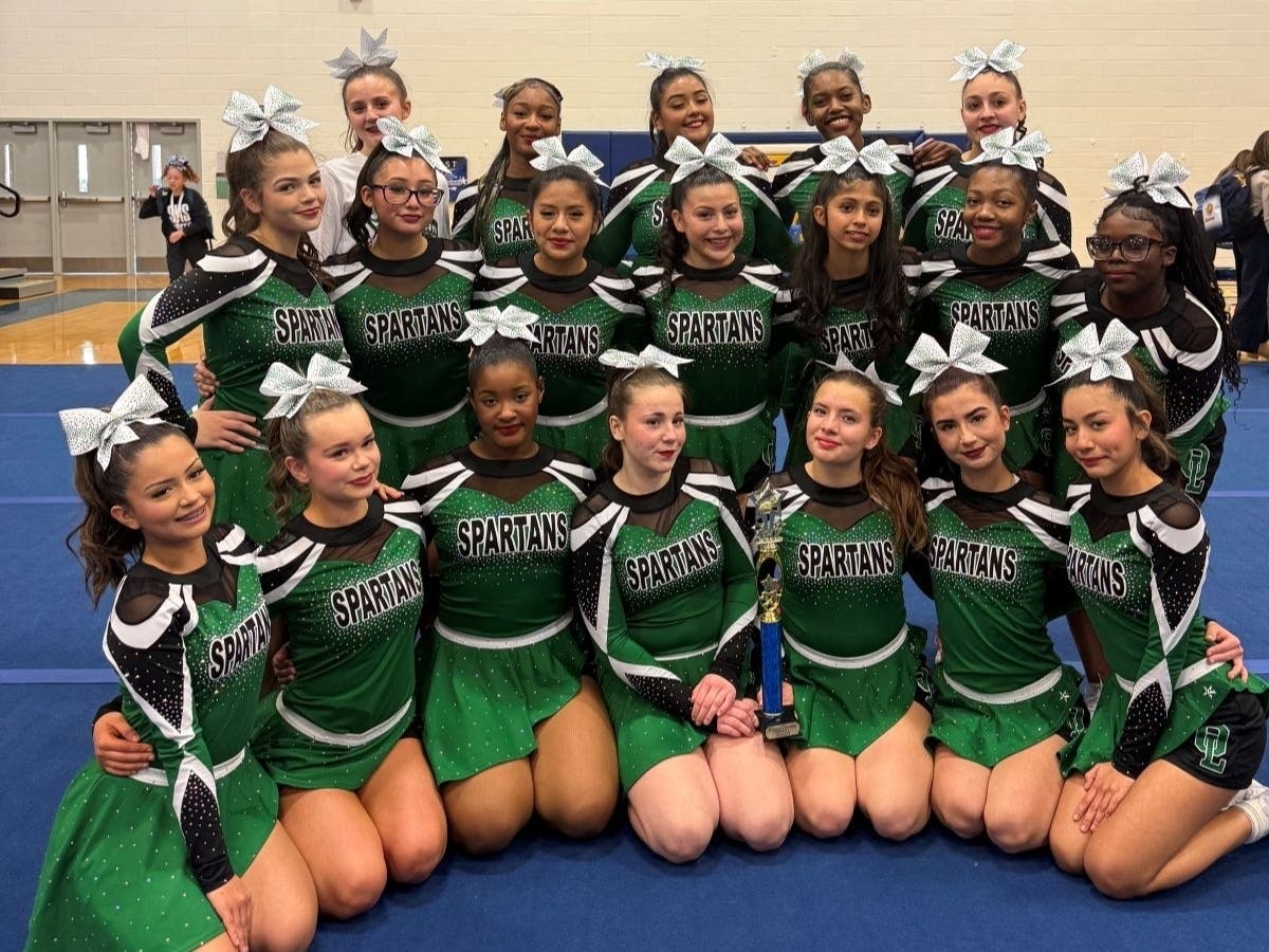 Oak Lawn cheer team qualifies for ICAA championship in Springfield