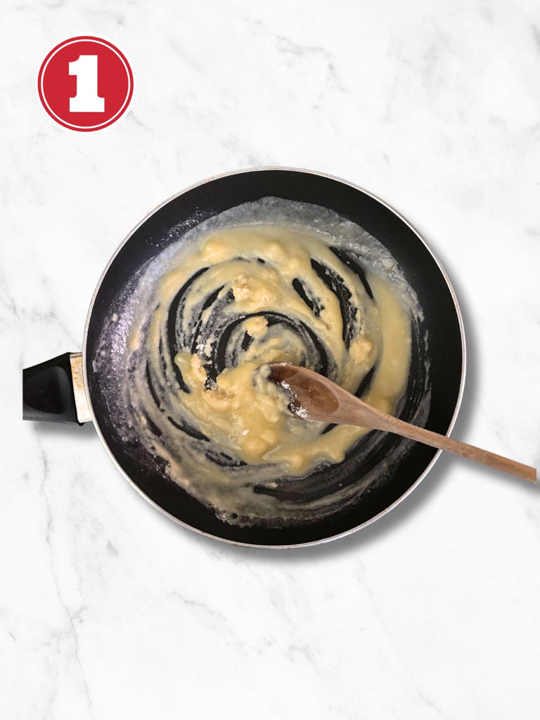 Classic béchamel sauce (easy Italian white sauce)