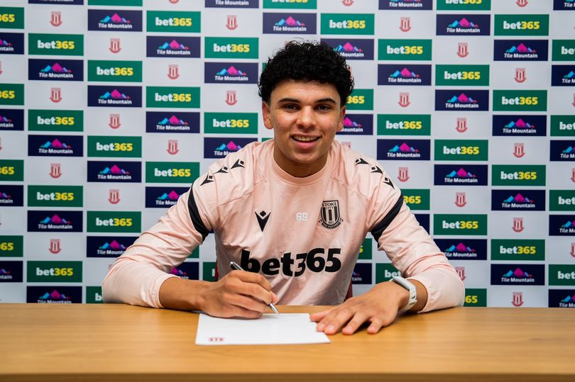 Stoke City make contract statement as player signs new deal