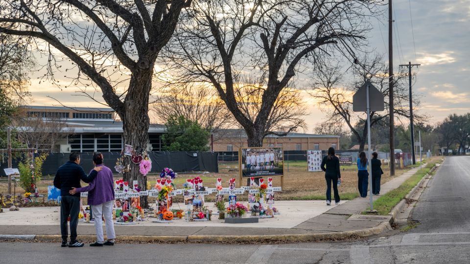 Dead teacher’s sister disrupts trial of former Uvalde school district ...