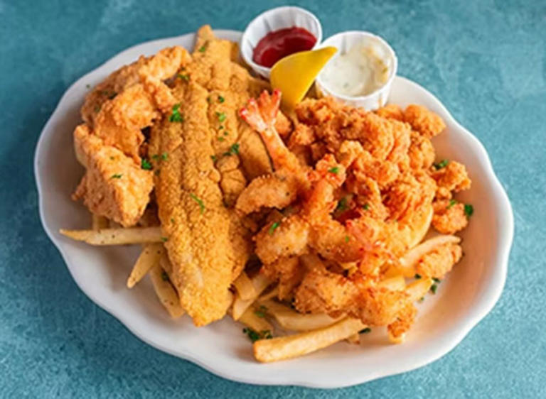 5 seafood spots famous for platter-size portions