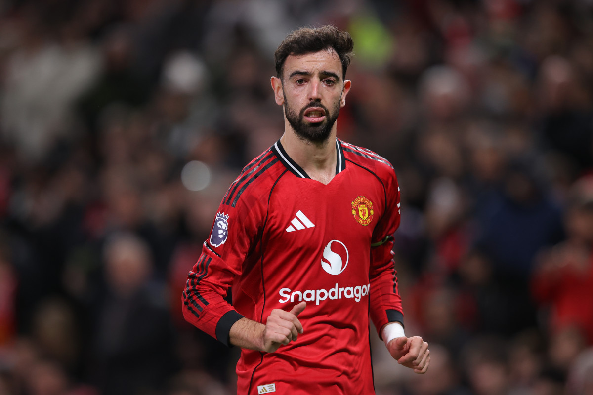 Is Bruno Fernandes playing tonight for Manchester United vs Burnley?