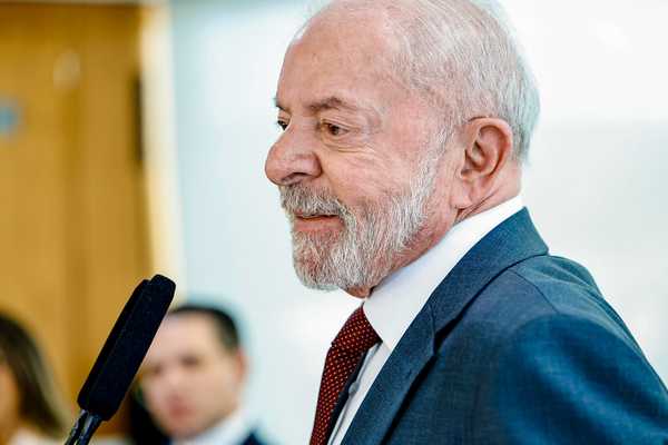 Em evento sobre IA em hospitais, Lula brinca com atendimento após bater ...