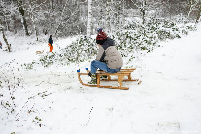 KNMI: vrijdag mogelijk 15 centimeter sneeuw in het noorden