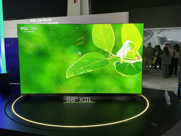 ＜CES＞TCL、「SQD Mini LED」搭載の98インチテレビ「X11L」発表。色再現の一貫性と純度を向上