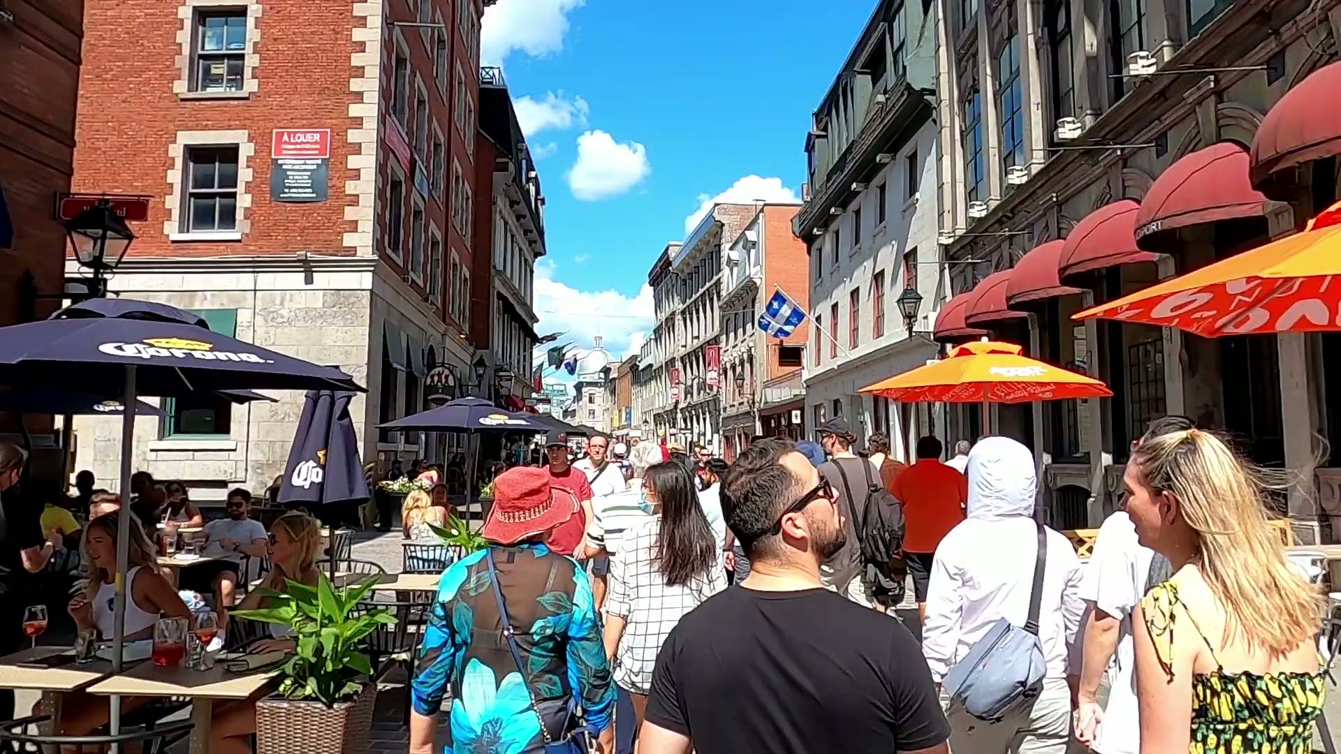 Montreal apartment tour: Stunning city views & modern living in downtown!