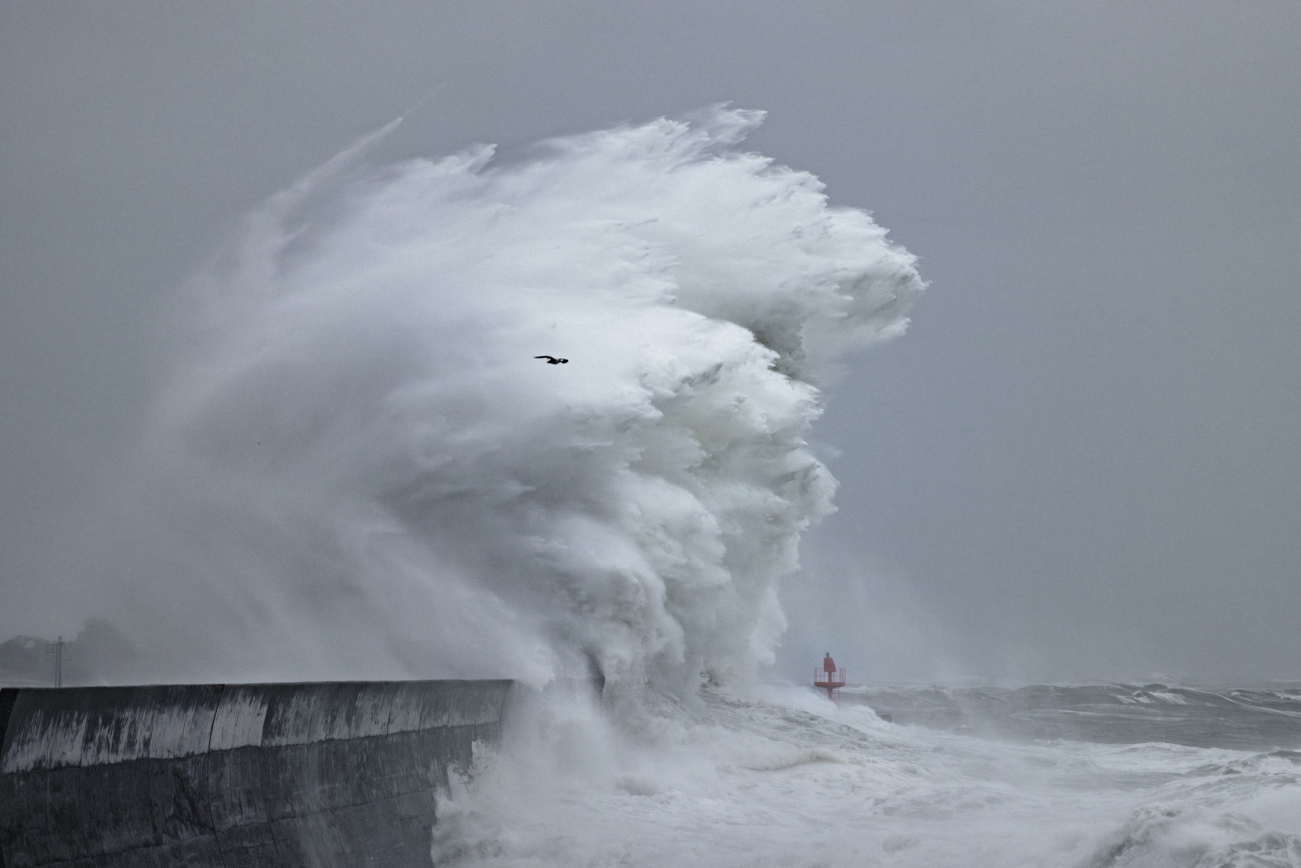 Tempête Goretti : après la neige et le verglas, une « bombe ...