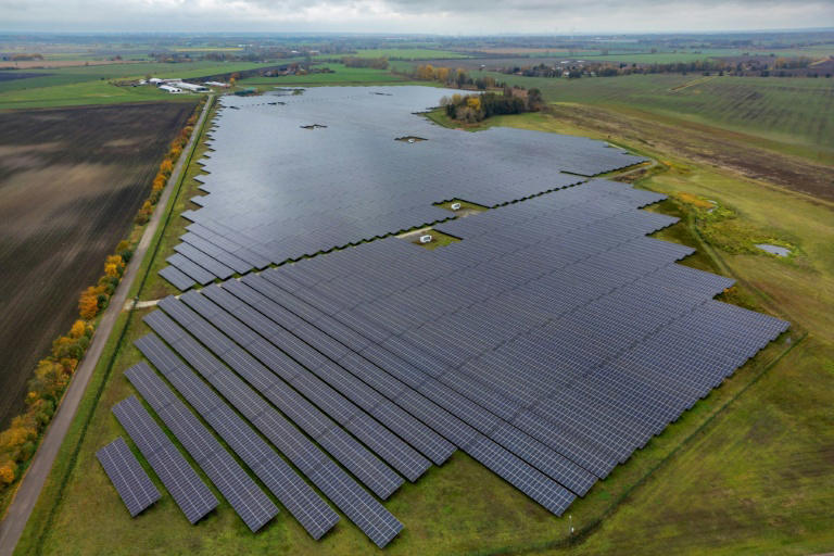 German emissions cuts slow, North Sea has warmest year on record