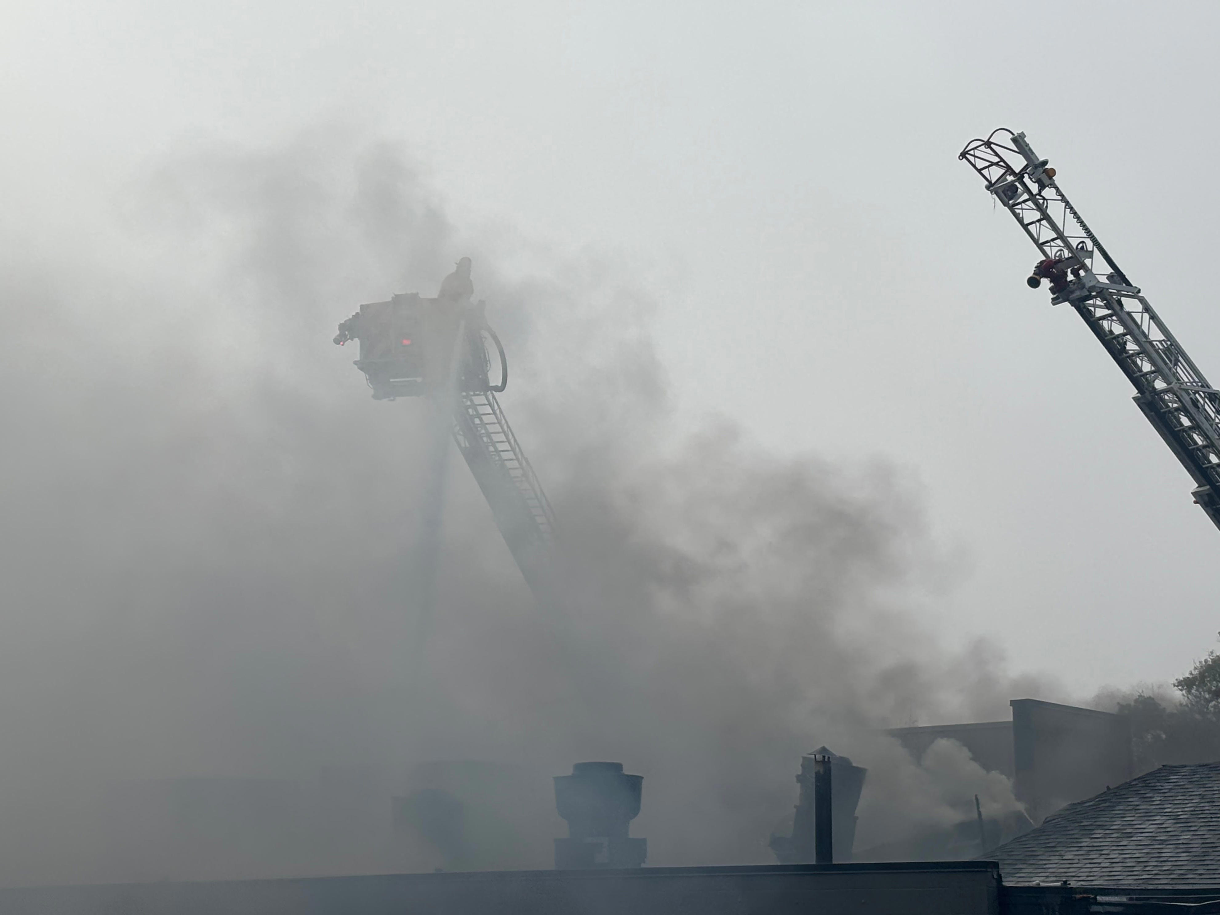 Firefighters on scene of fire at Sonny's BBQ in Bartow