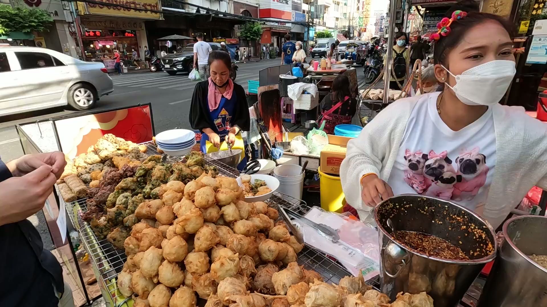 Bangkok Chinatown food & temple adventure: Must-see sights, street eats ...