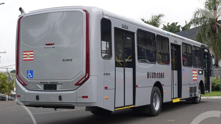 Caio entrega 53 ônibus Apache Vip para o transporte urbano de Blumenau