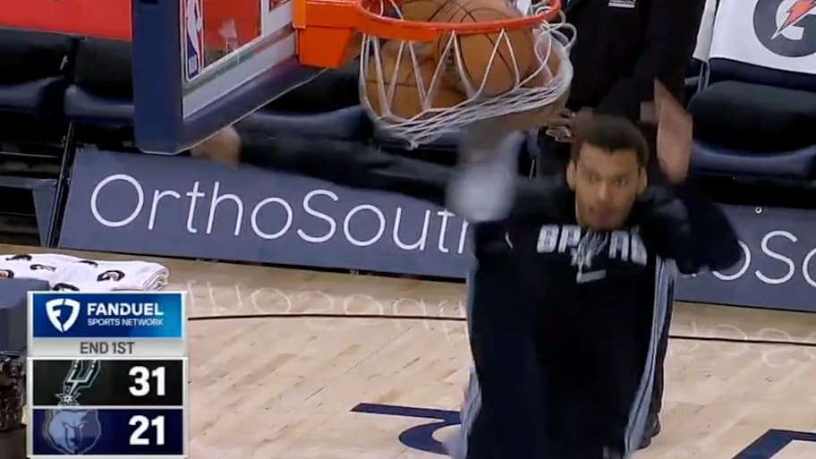 Victor Wembanyama finds surprising new way to show off unrivaled ...