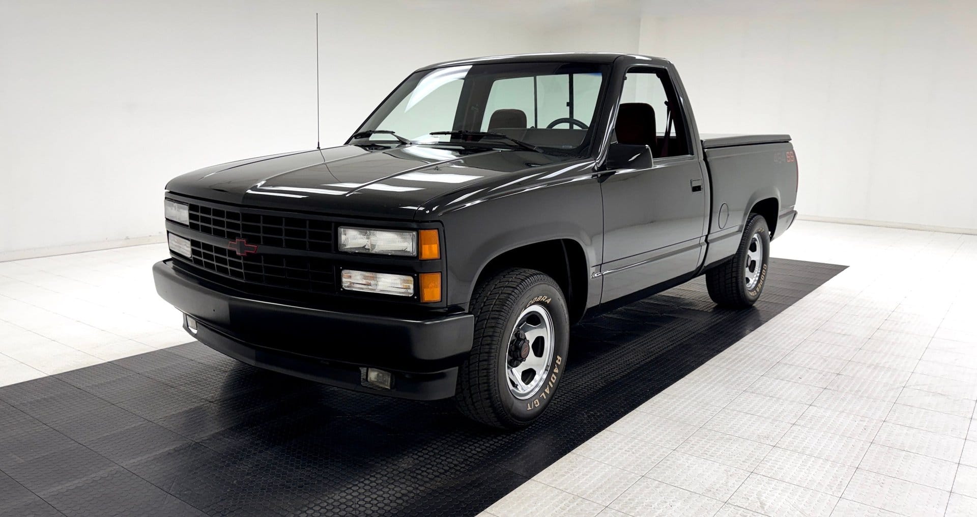 1990 Chevrolet 454 SS pickup highlights early muscle truck era at $31,000