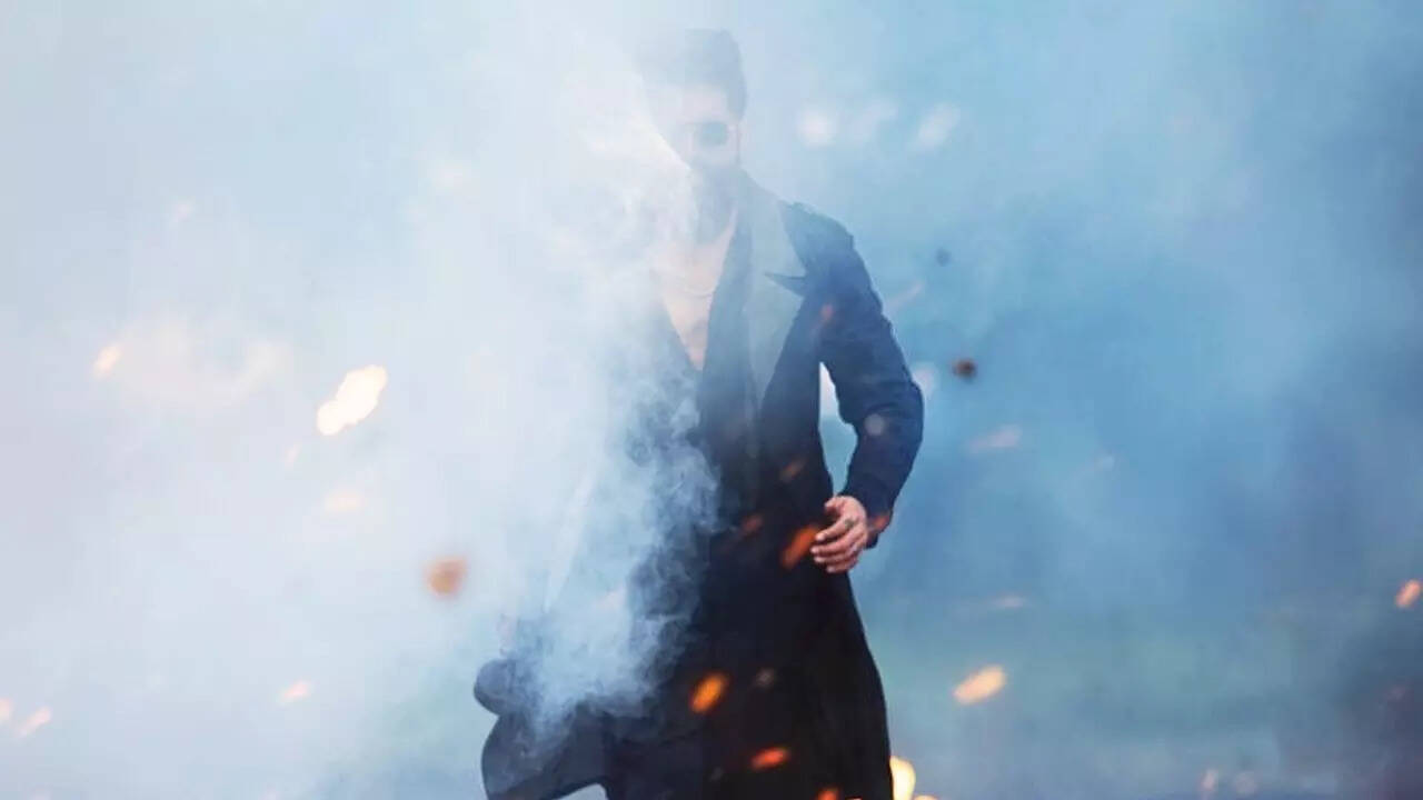 'Toxic – A fairytale for grown ups': Yash's look hints at a raw ...