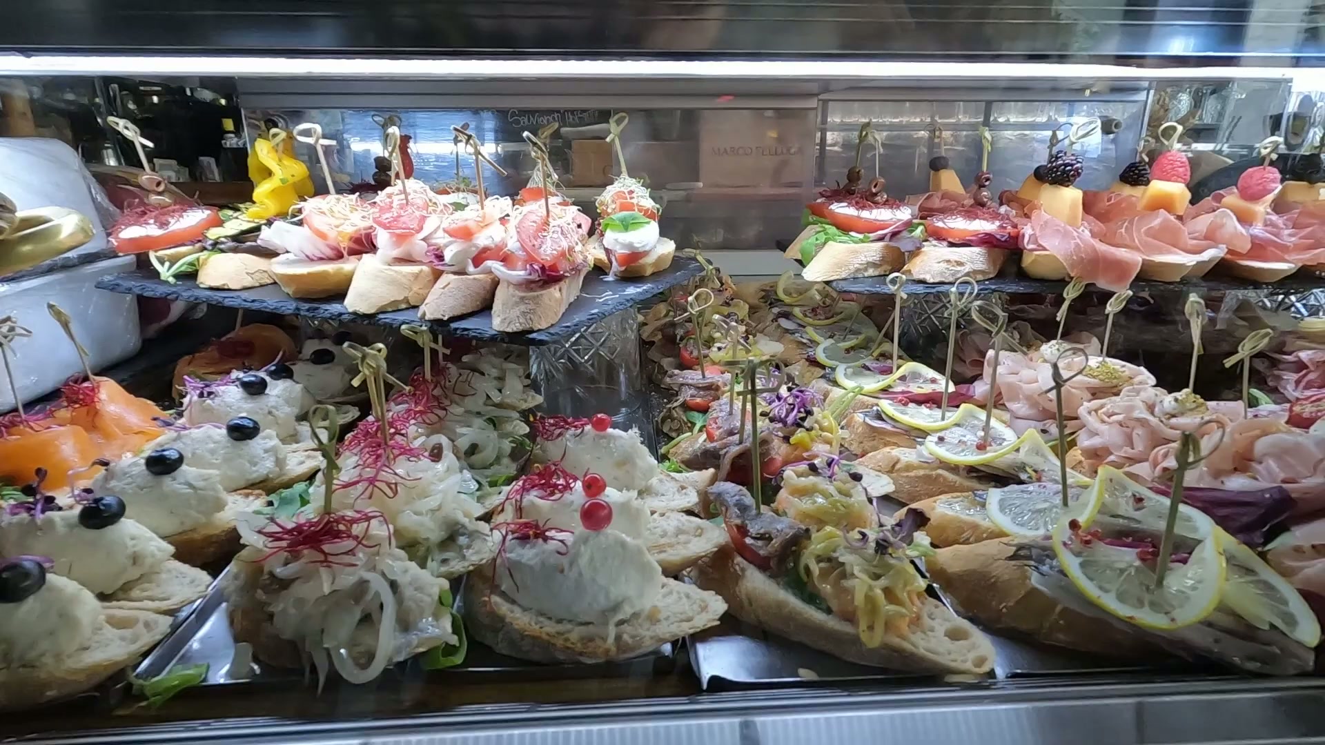 Venice adventures: Private gondola ride & canal-side lunch with Tom and ...