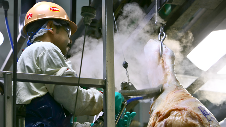 3,200 workers fired as Tyson shuts Nebraska beef plant—$241M payroll ...