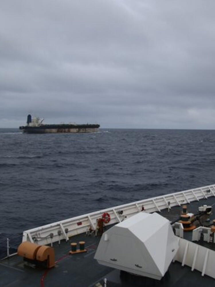 Gli USA sequestrano nell'Atlantico una petroliera russa (VIDEO). E nei ...