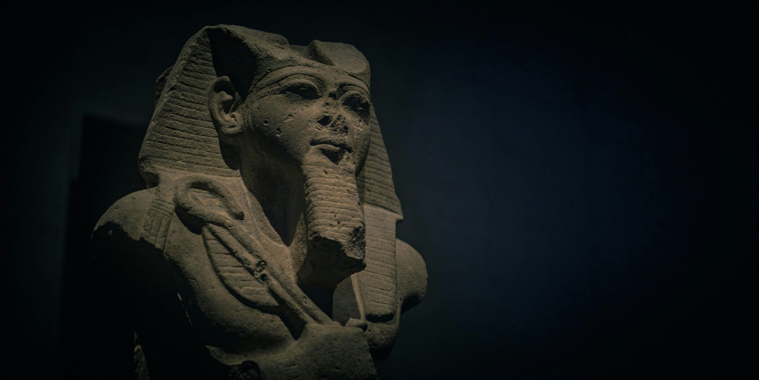 Hidden rituals from ancient royal courts